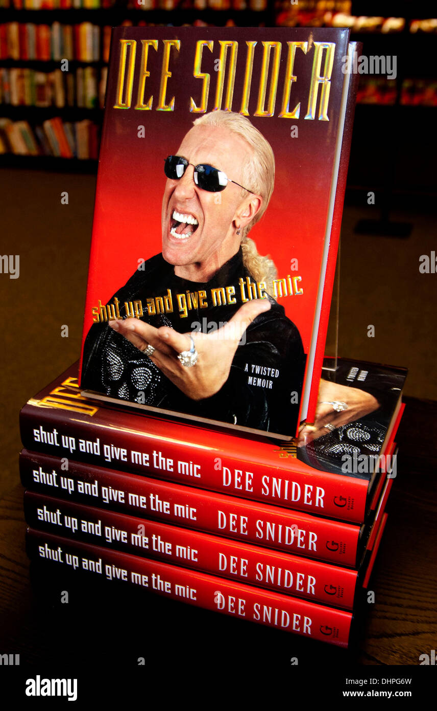 Dee Snider signs copies of his new book 'Shut Up and Give Me the Mic ...