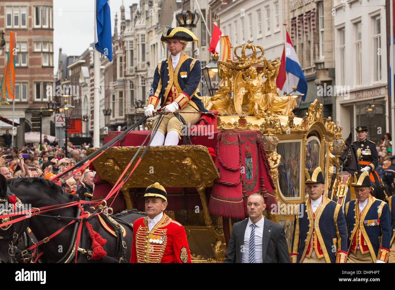 Royal gold coach hi-res stock photography and images - Alamy
