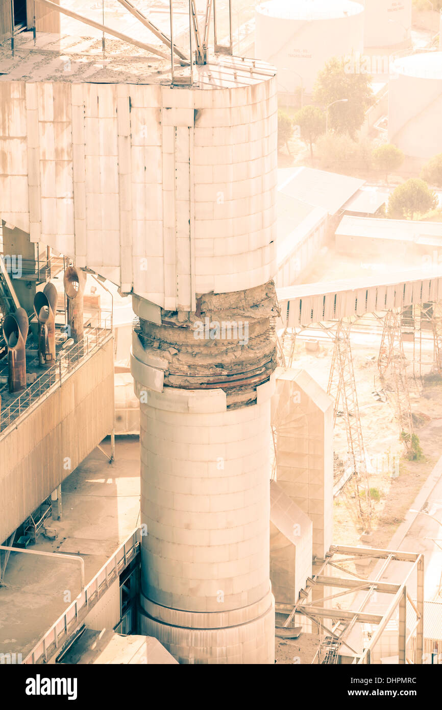 Falling apart building hi-res stock photography and images - Alamy