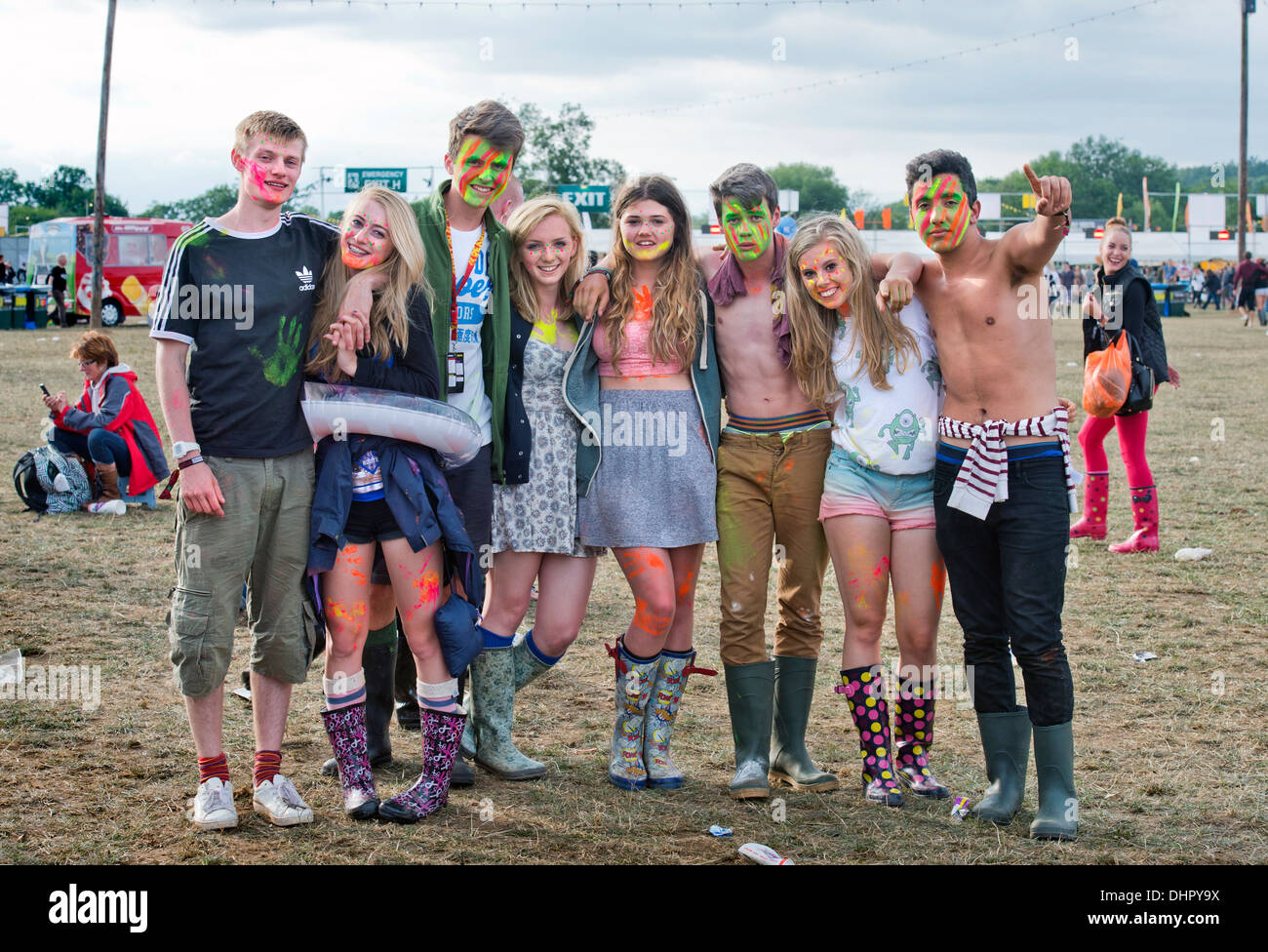 Drunk out british girls hi-res stock photography and images - Alamy