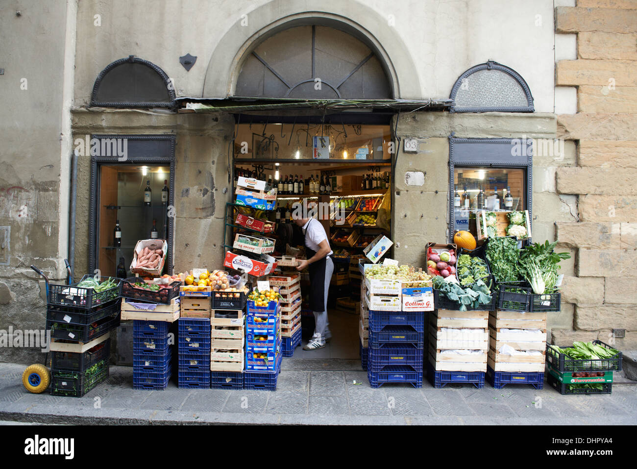 Green grocer shop fruit hi-res stock photography and images - Alamy