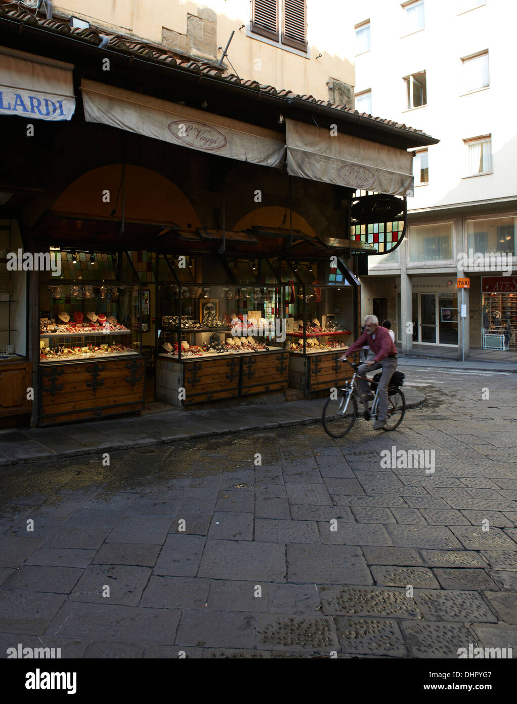 Shops on the Ponte Vecchio Florence Italy Stock Photo - Alamy