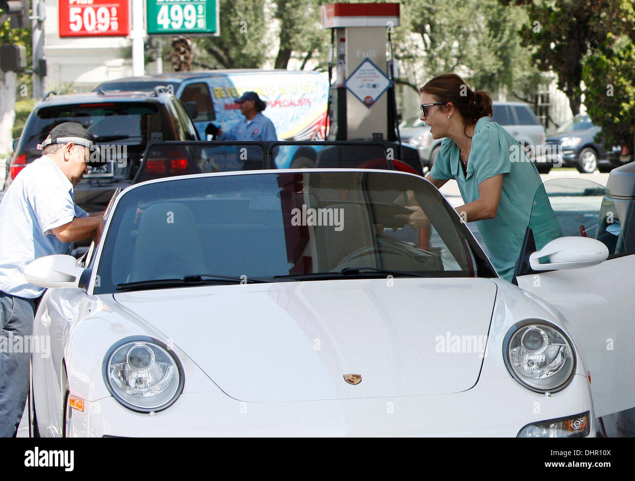Kate Walsh takes her car to a gas station to get it checked Los Angeles ...