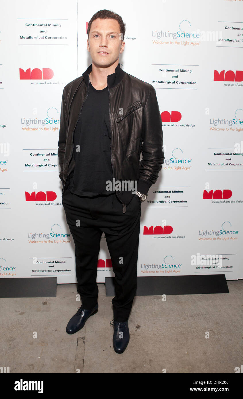 Sean Avery MAD presents its 2012 Young Patrons' Gala 'The L.E.D. Ball ...