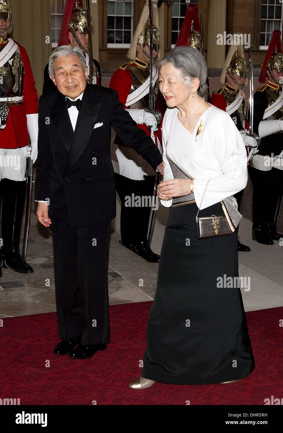 Emperor Akihito of Japan and Empress Michiko of Japan Guests arrive at ...