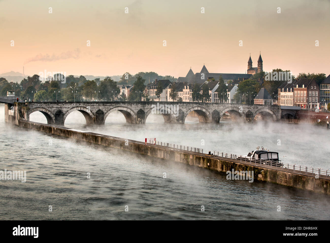 Netherlands, Maastricht, Maas or Meuse river. Bridge called Sint ...