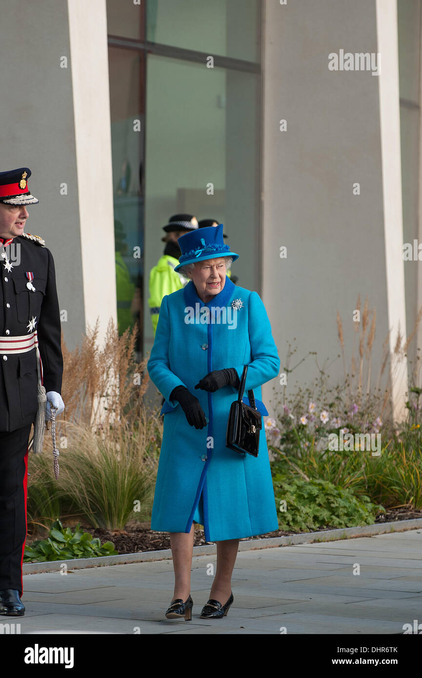 Manchester, UK. 14th November 2013. Her Majesty the Queen arrives at ...