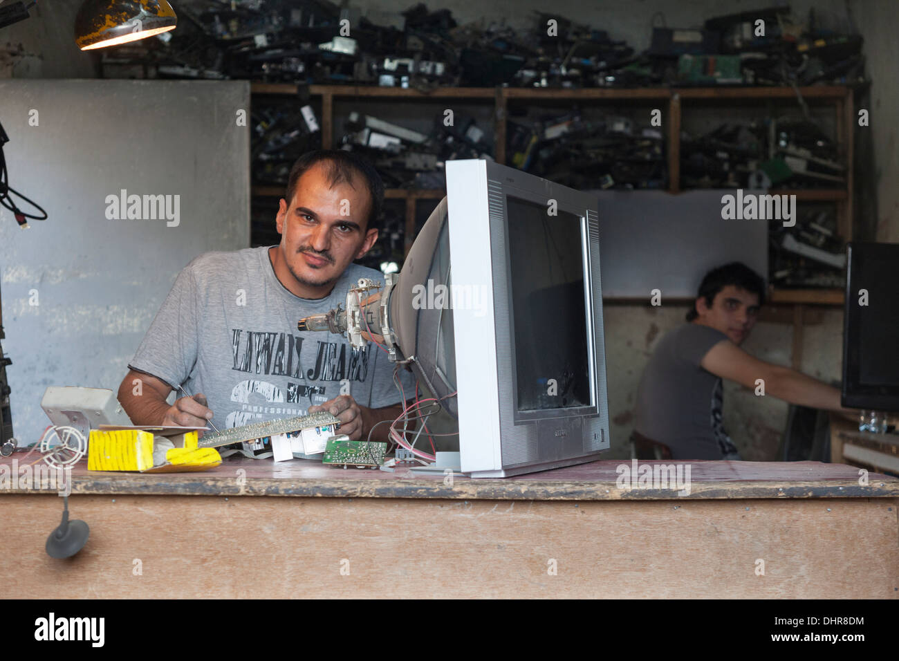 Tv workshop in Duhok, Northern Iraq Stock Photo - Alamy