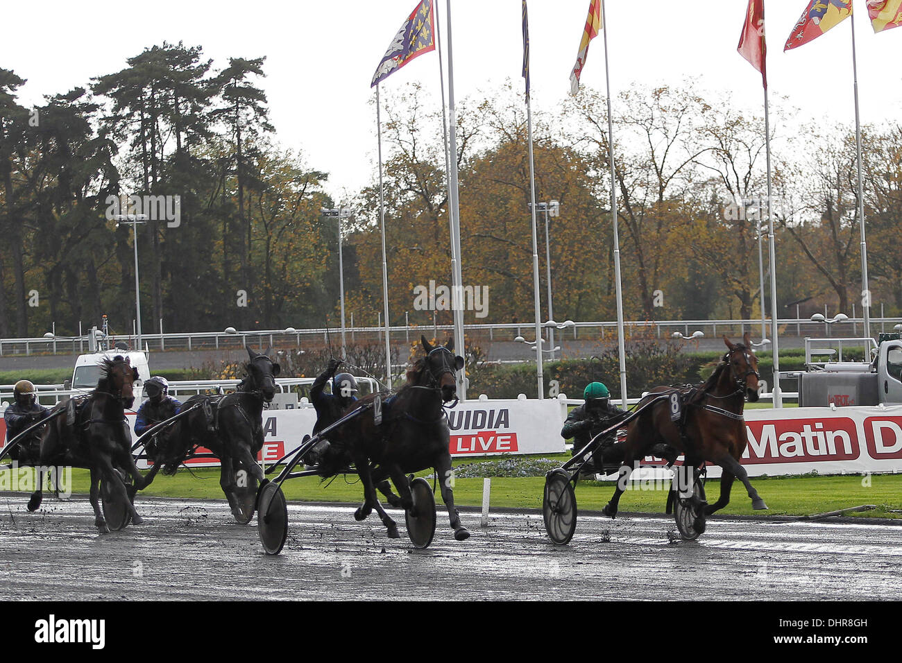 Paris france horse racing racetrack hi-res stock photography and images ...
