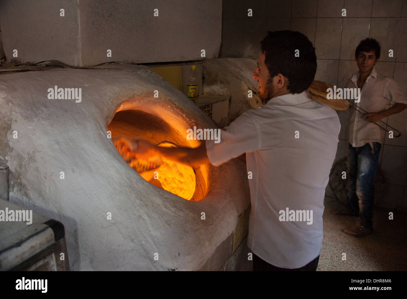 Iraq bread hi-res stock photography and images - Alamy