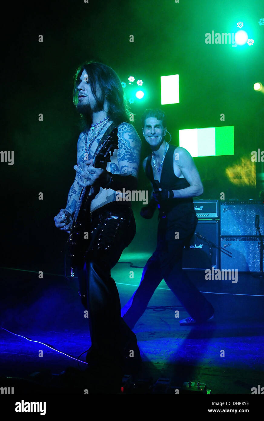 Dave Navarro and Perry Farrell of Jane's Addiction performs at Fillmore ...