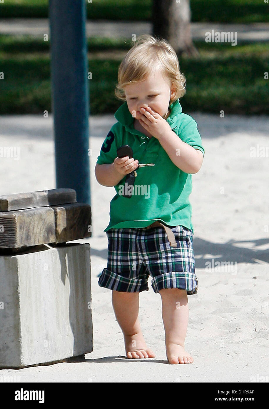 Ali Larter playing in the park with her son Theodore Hayes MacArthur ...