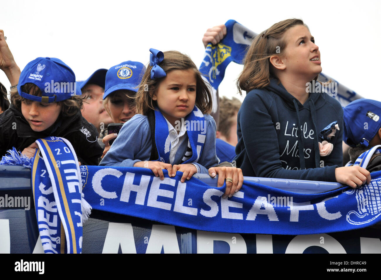 Chelsea trophy parade hi-res stock photography and images - Alamy