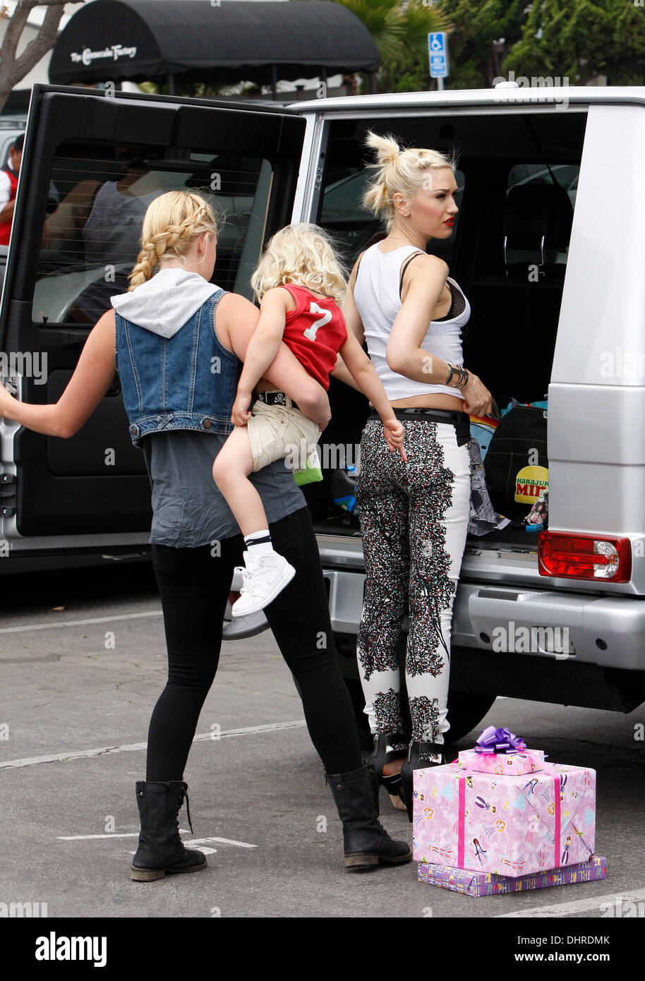 Gwen Stefani arrives for a birthday party on the beach Marina Del Rey ...