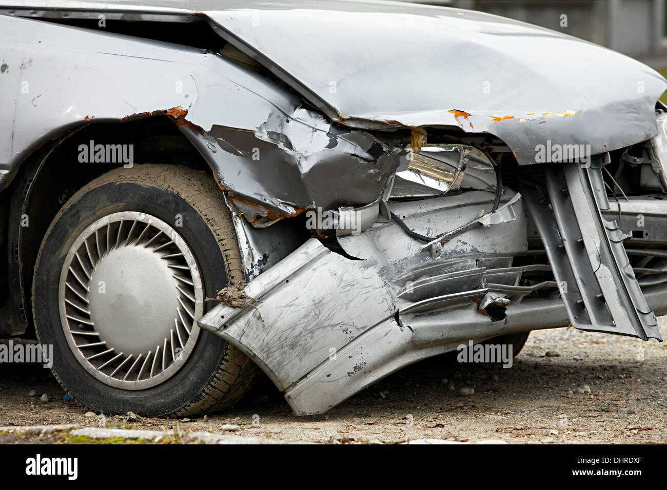 Smashed hood hi-res stock photography and images - Alamy