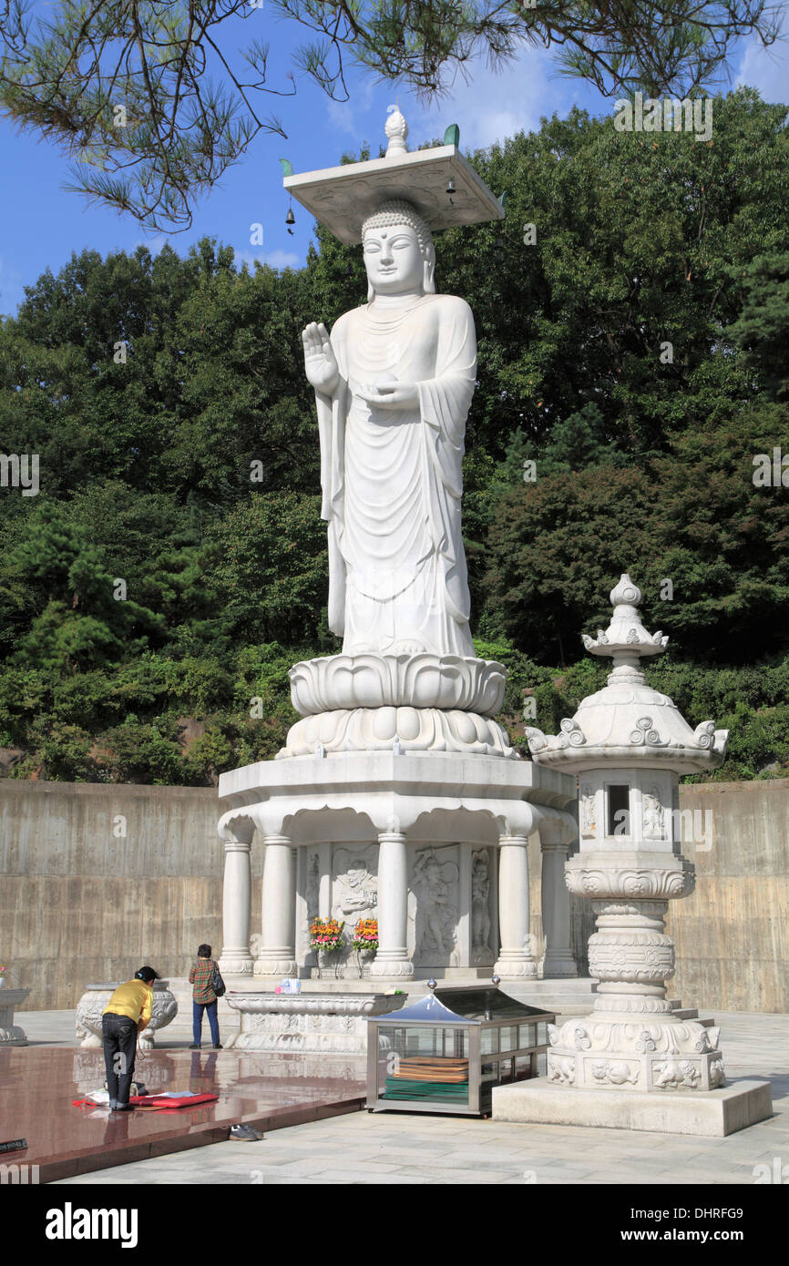 South Korea, Seoul, Bongeun-sa, buddhist temple, Buddha statue Stock Photo - Alamy