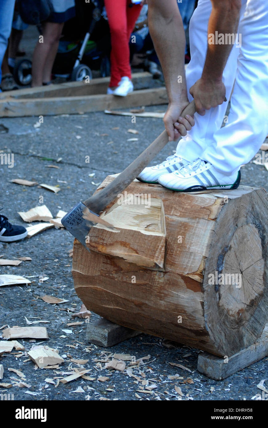 Cutting trunk hi-res stock photography and images - Alamy