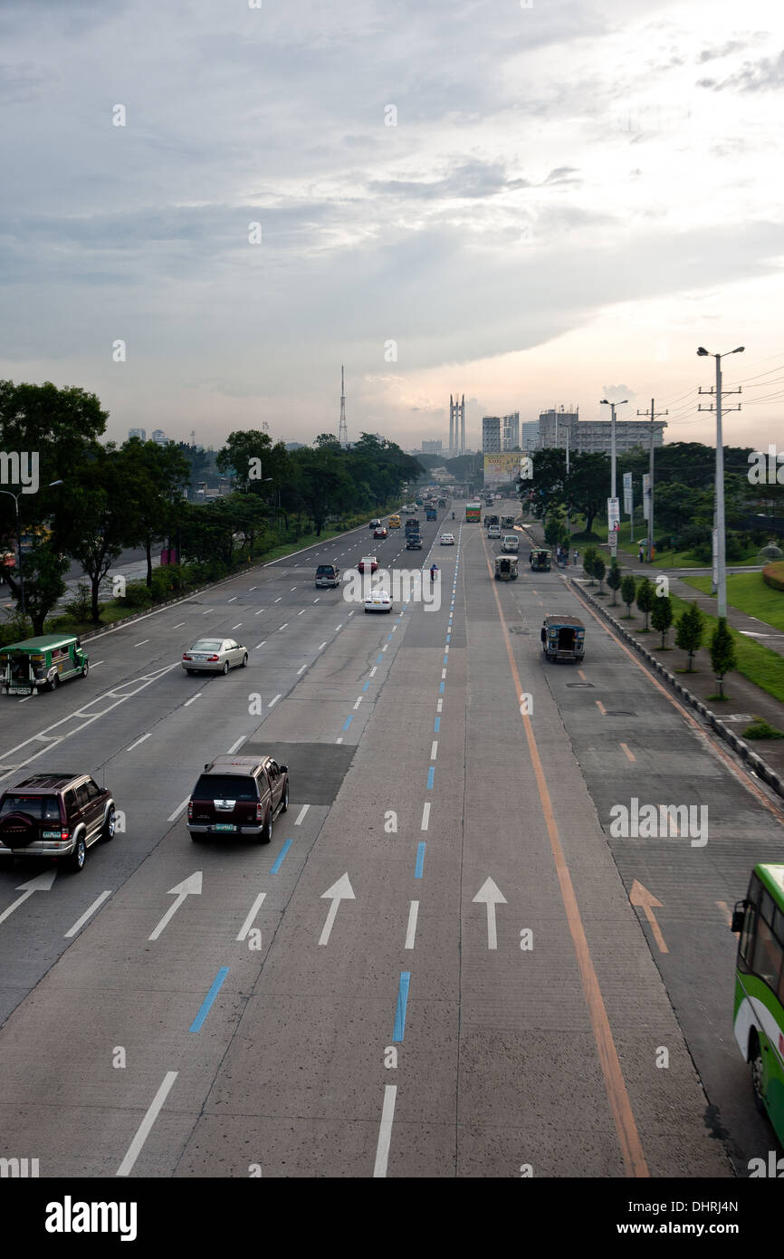 Traffic makes its way through the main roads in Manila Stock Photo - Alamy