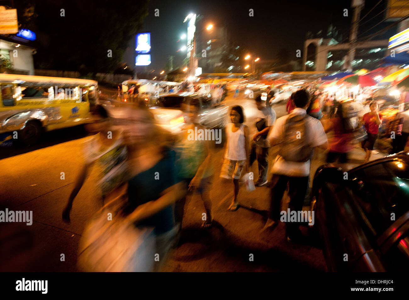 Manila night market hi-res stock photography and images - Alamy