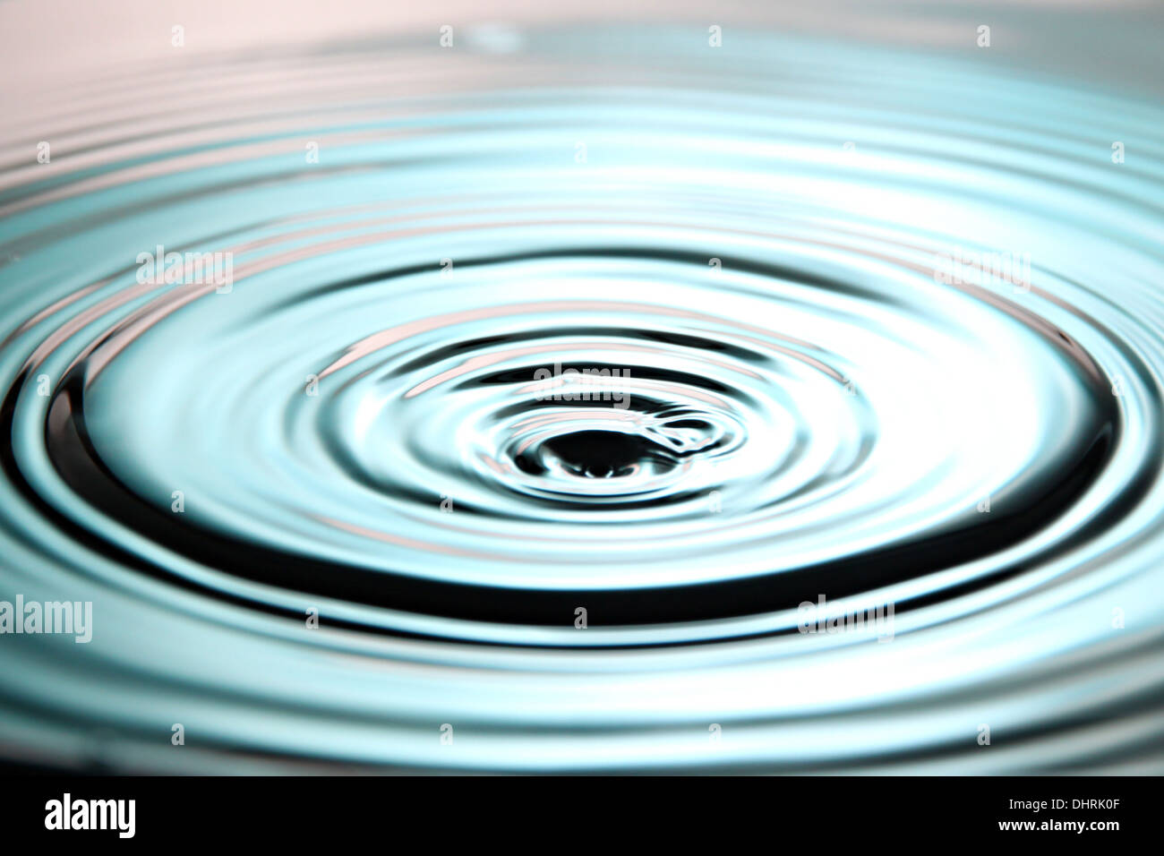 Closeup Pictures Blue Background of Ripple Water drops in Basin Stock ...