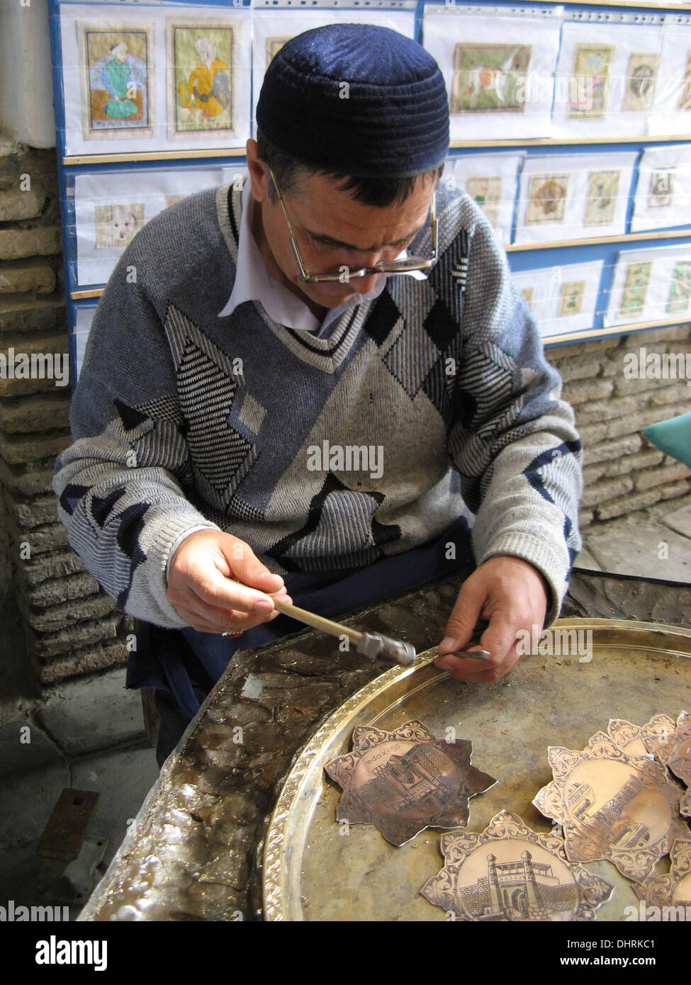 Traditional man making jewelry in Samarkand, Uzbekistan Stock Photo - Alamy