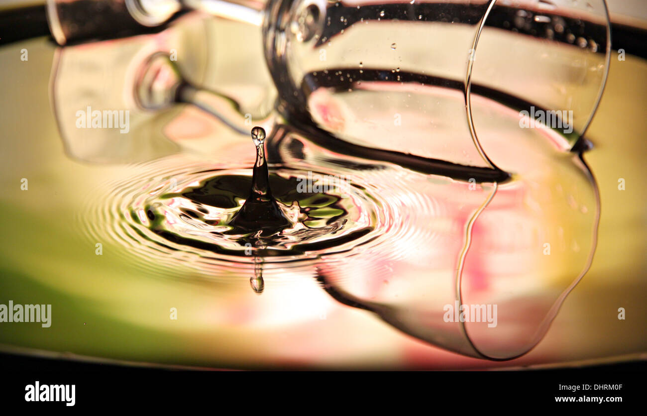 Abstract liquid glass shape hi-res stock photography and images - Alamy