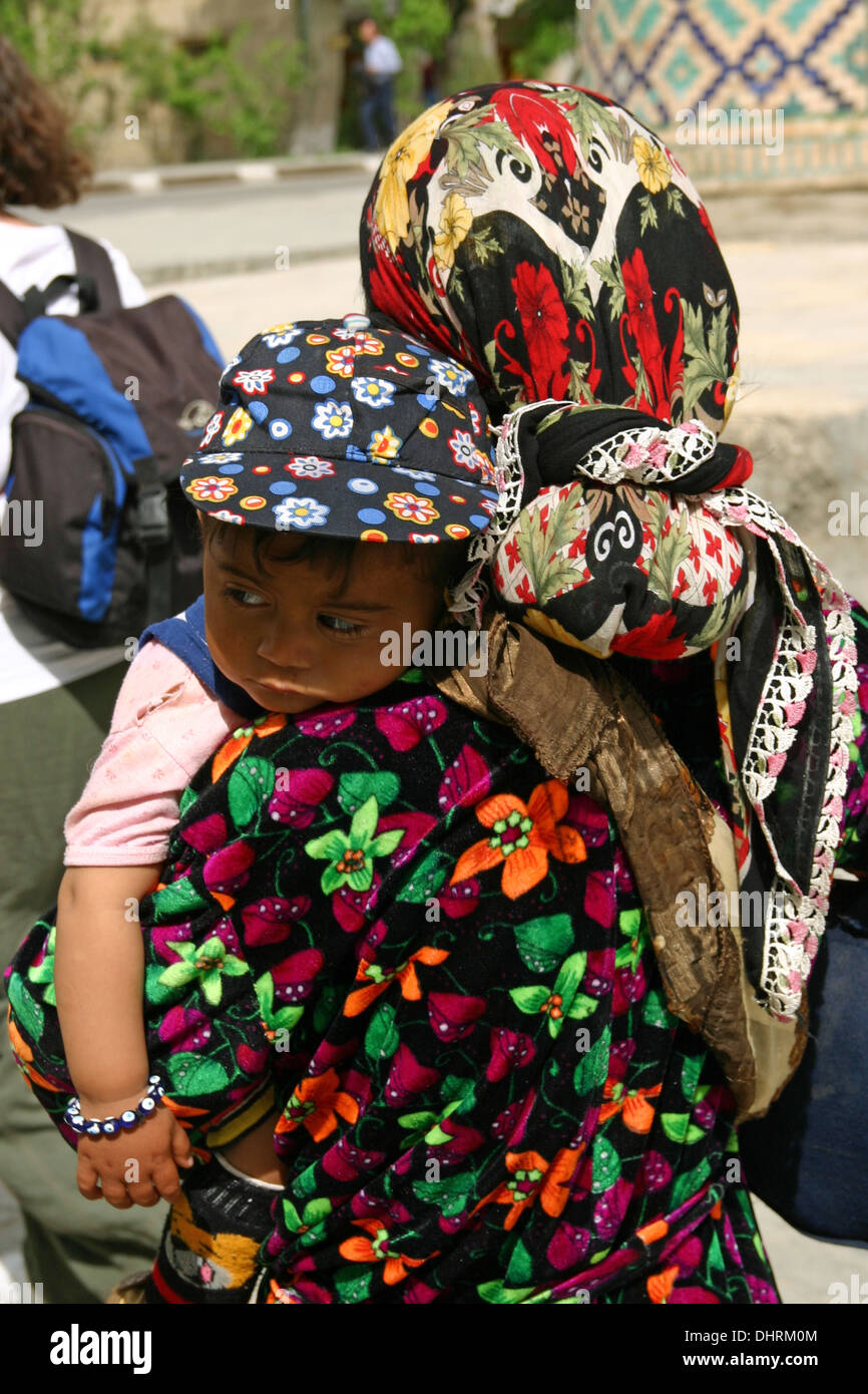 Wearing uzbek clothes hi-res stock photography and images - Alamy