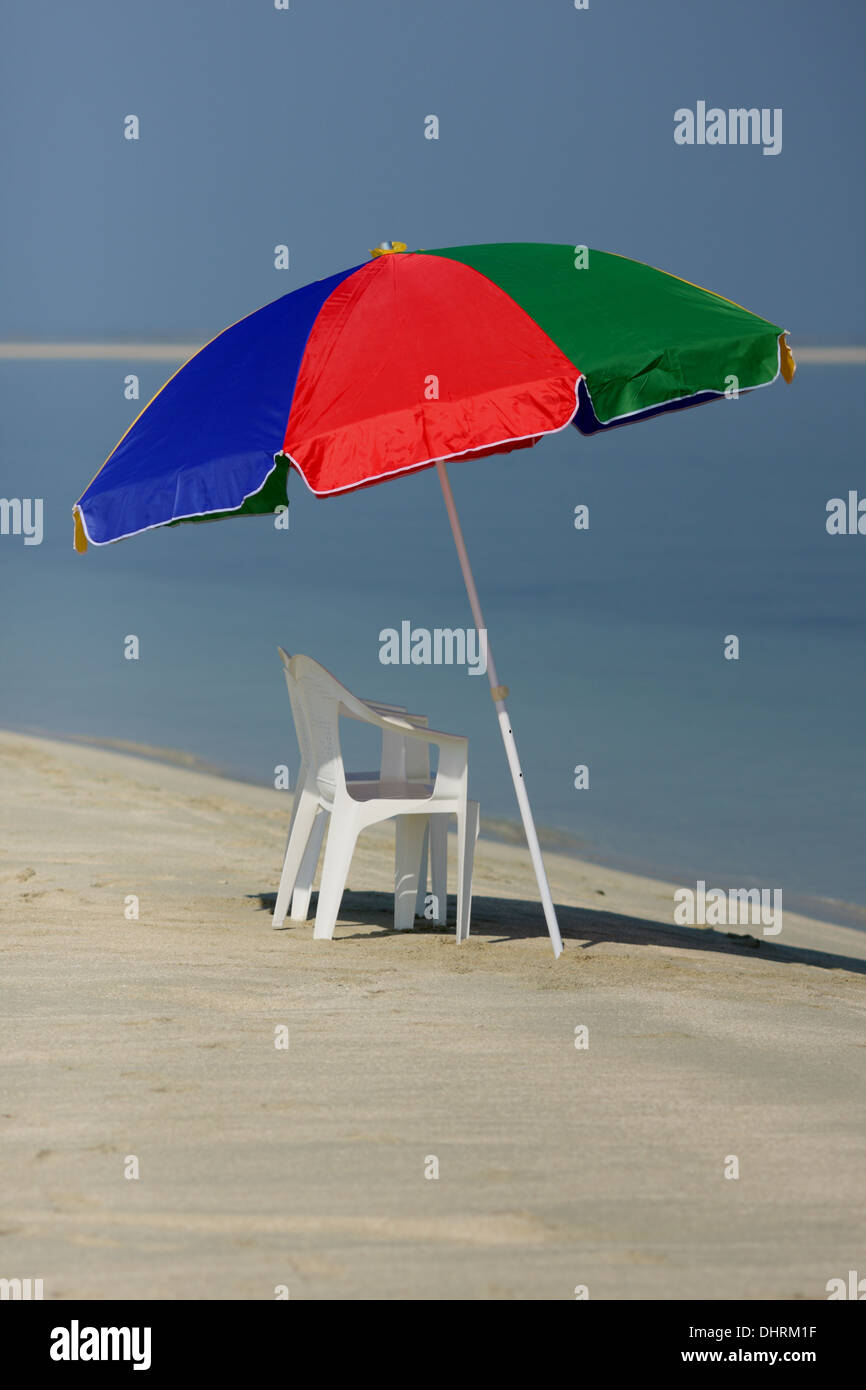 Beach umbrella, Jarada Island, Kingdom of Bahrain Stock Photo - Alamy