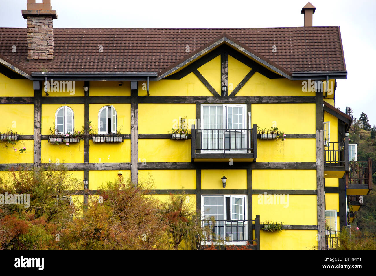 Real estate mountain hi-res stock photography and images - Alamy