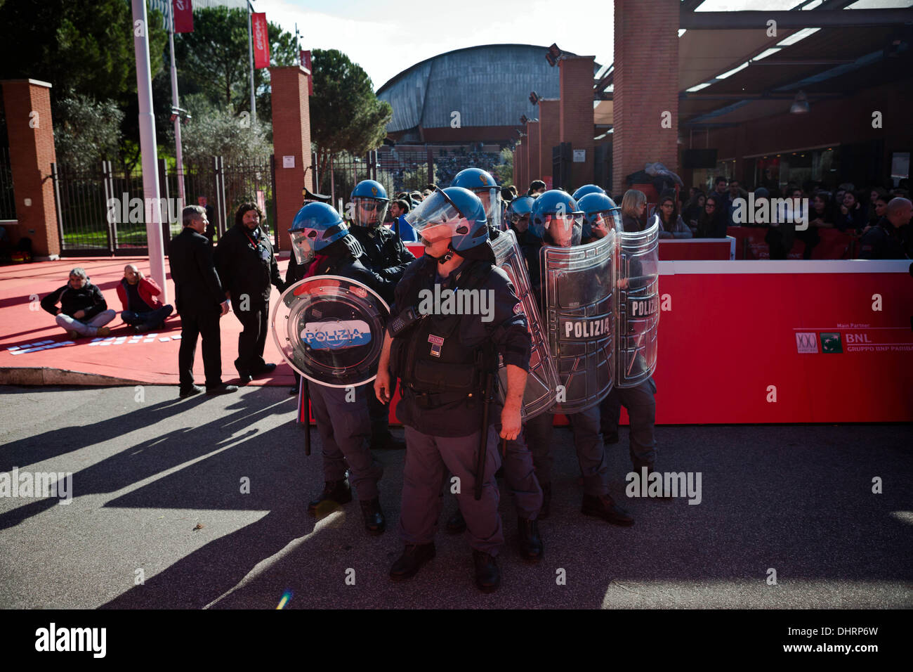 Rome, Italy. 14th Nov, 2013. Police oversees the Red Carpet of the ...