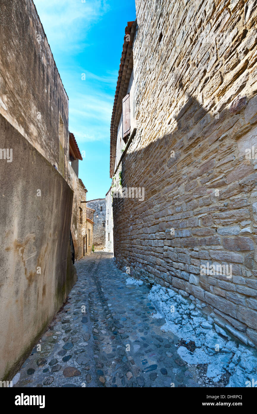 Damaged cobblestone road pavement hi-res stock photography and images ...