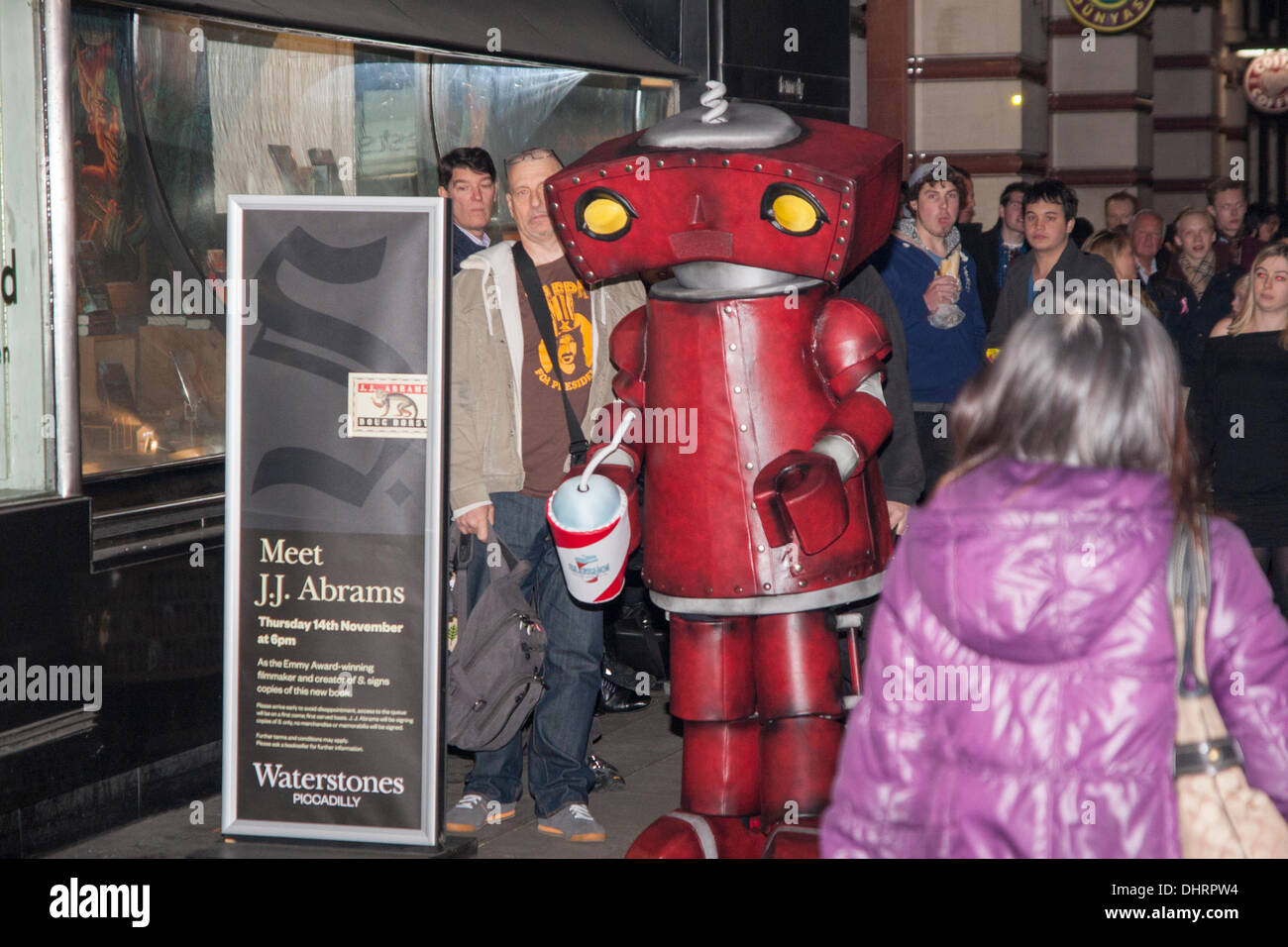 Disney store queue hi-res stock photography and images - Alamy