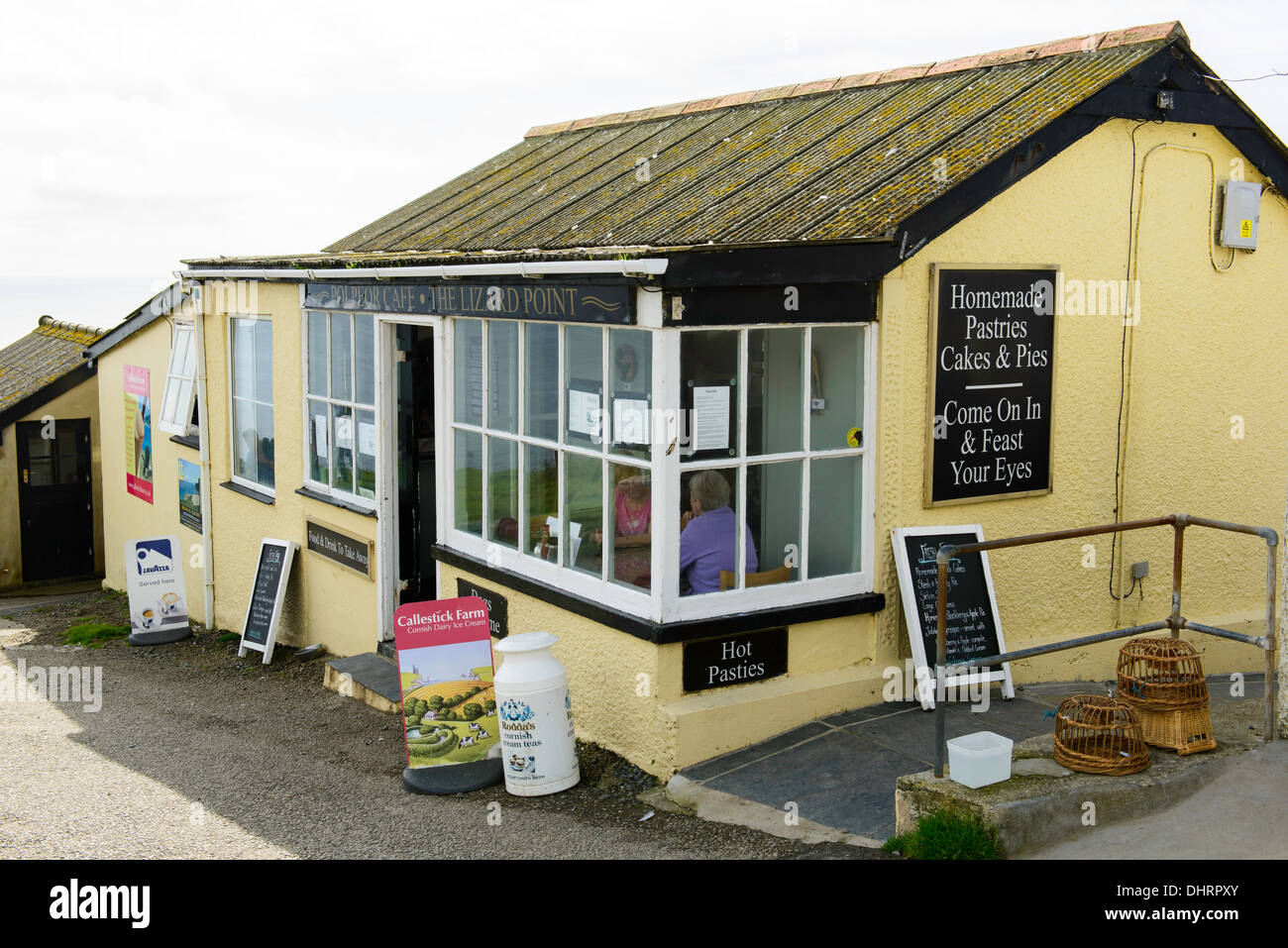 Point cafe hi-res stock photography and images - Alamy
