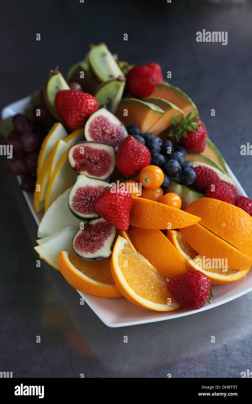 Tropical fruit platter hi-res stock photography and images - Alamy