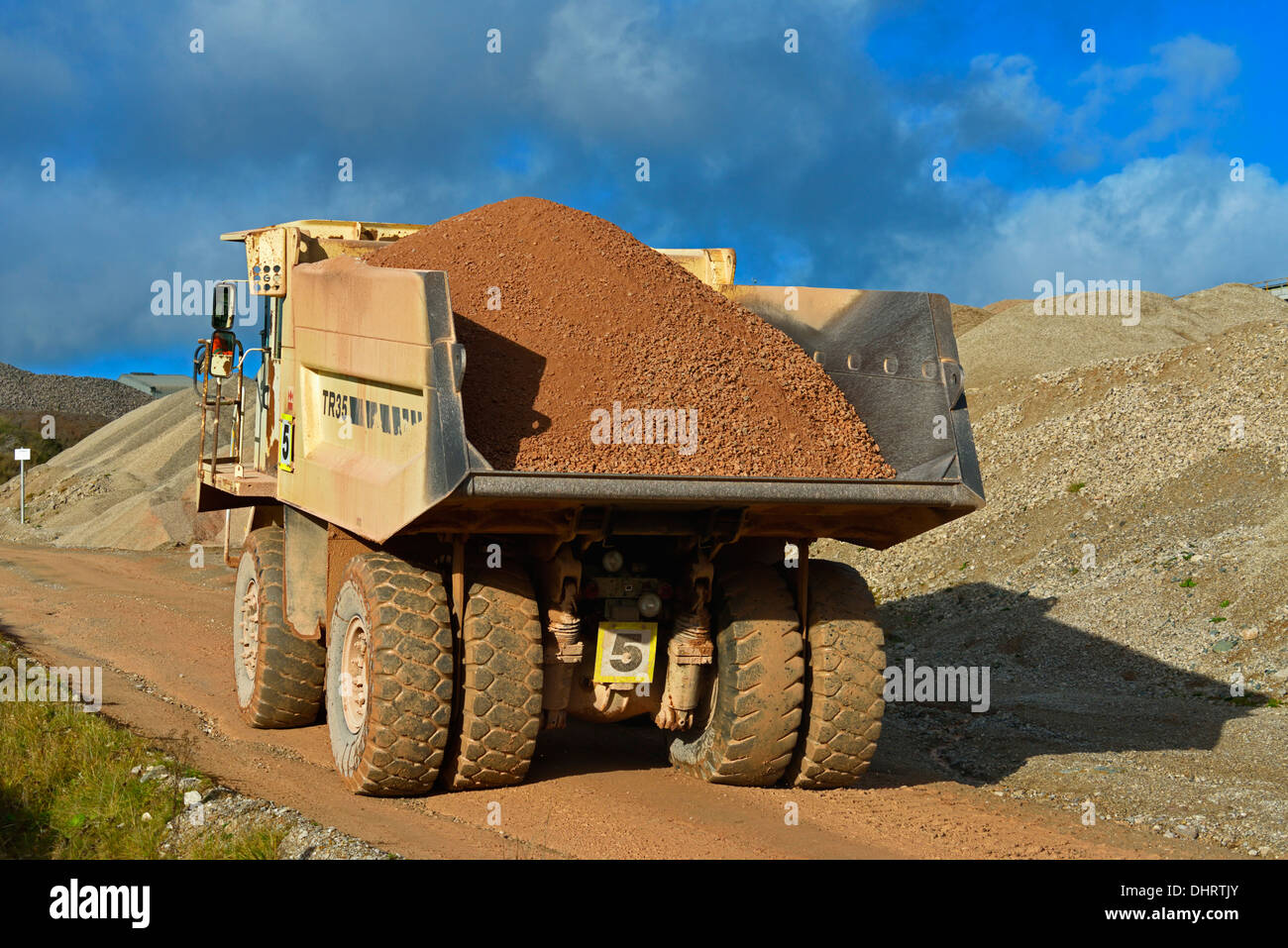 Hanson aggregates truck hi-res stock photography and images - Alamy