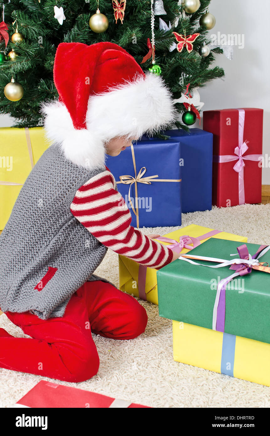 Unpacking christmas tree hi-res stock photography and images - Alamy