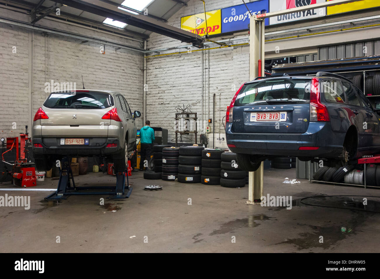 Car ramp hi-res stock photography and images - Alamy