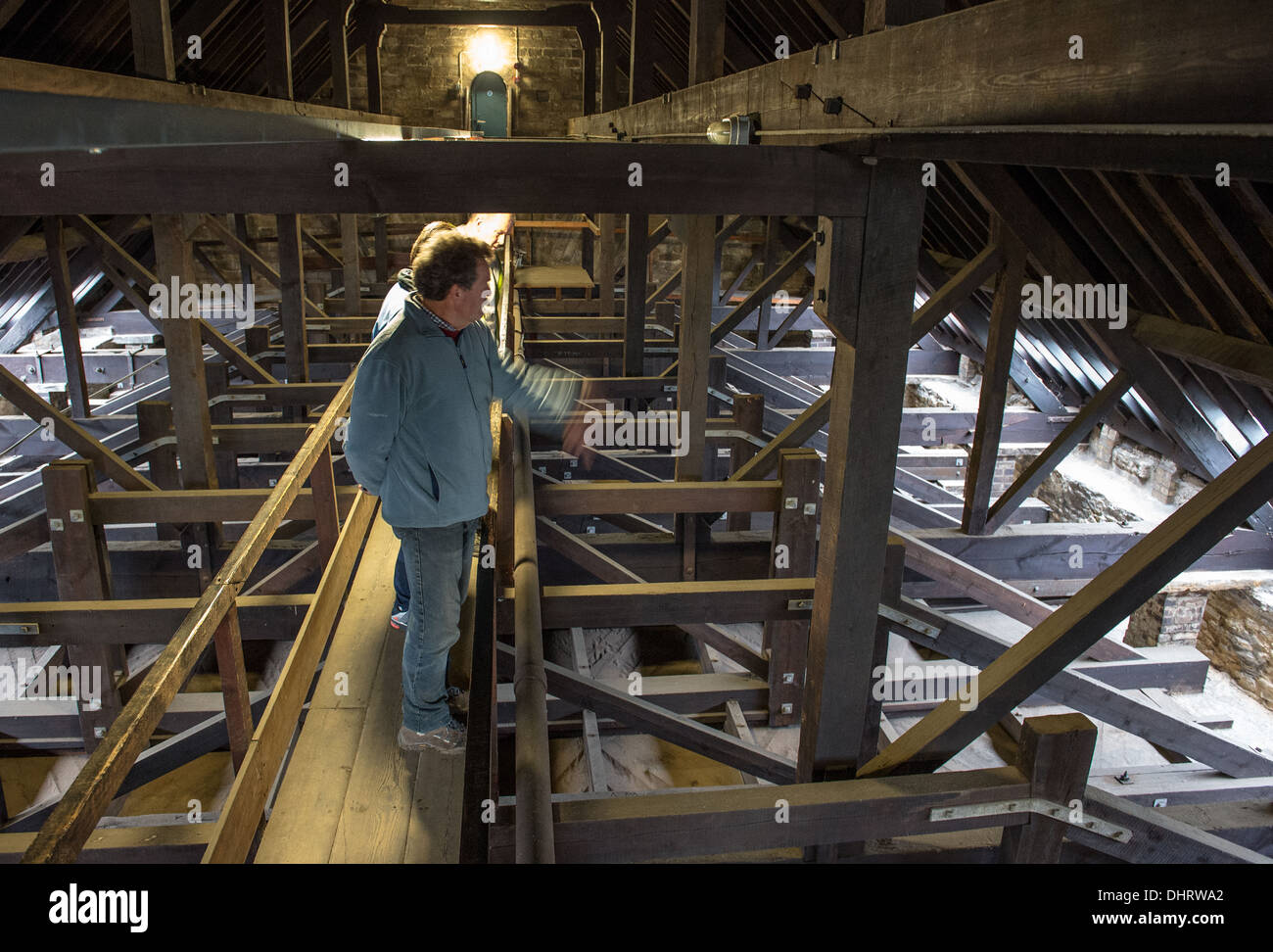 Cruck roof hi-res stock photography and images - Alamy