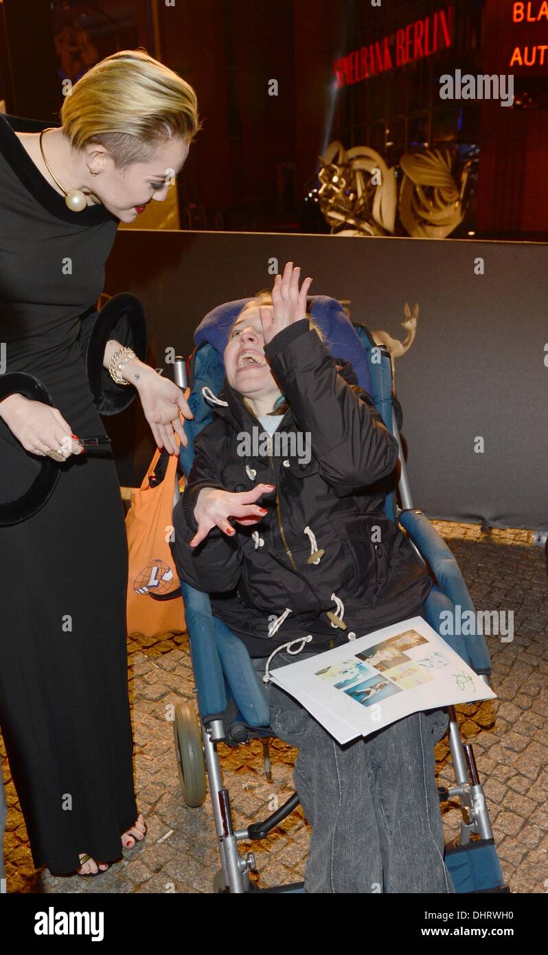 Berlin, Germany. 14th Nov, 2013. US singer Miley Cyrus arrives for the ...
