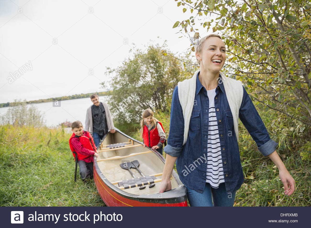 Carrying canoe hi-res stock photography and images - Alamy