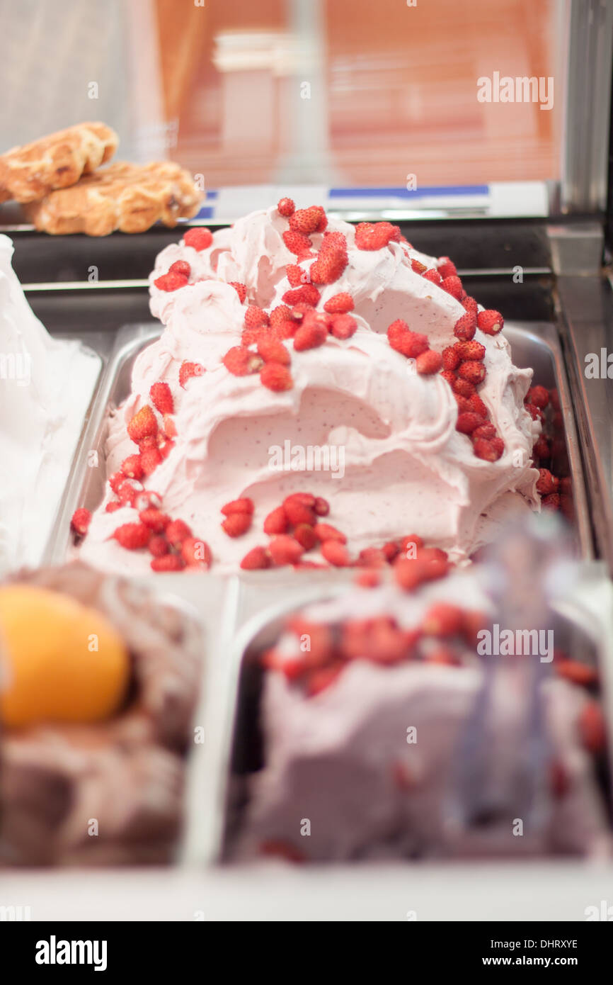 "ice cream" showcase gelato shop Stock Photo - Alamy
