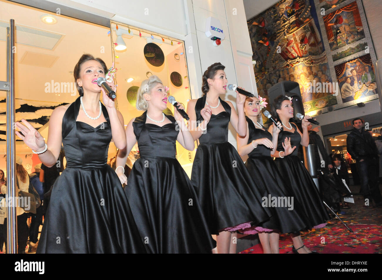 1950s singing group hi-res stock photography and images - Alamy
