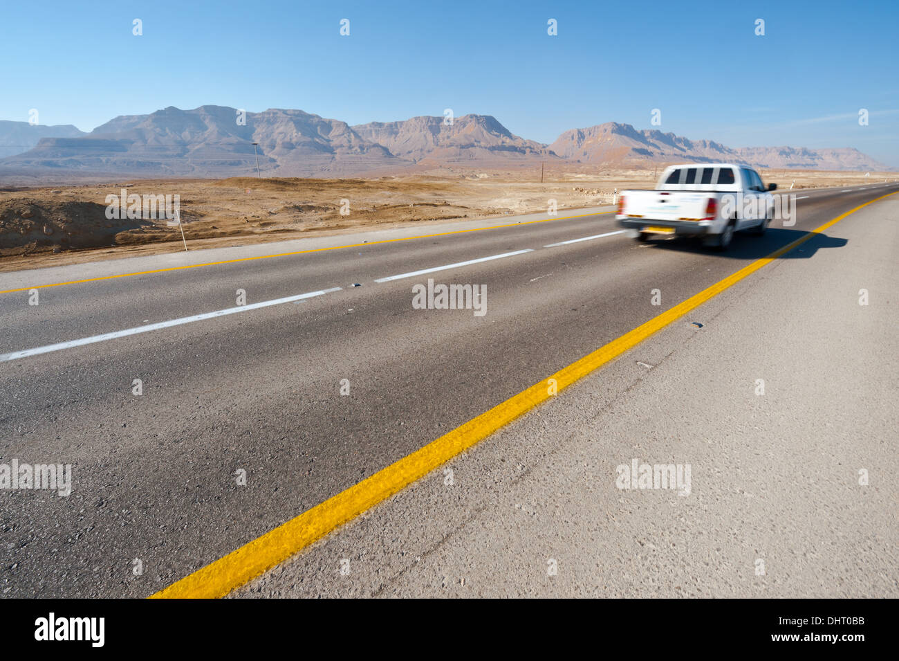 Car desert road middle east hi-res stock photography and images - Alamy