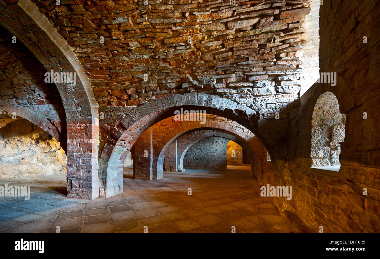 Dungeon gate hi-res stock photography and images - Alamy