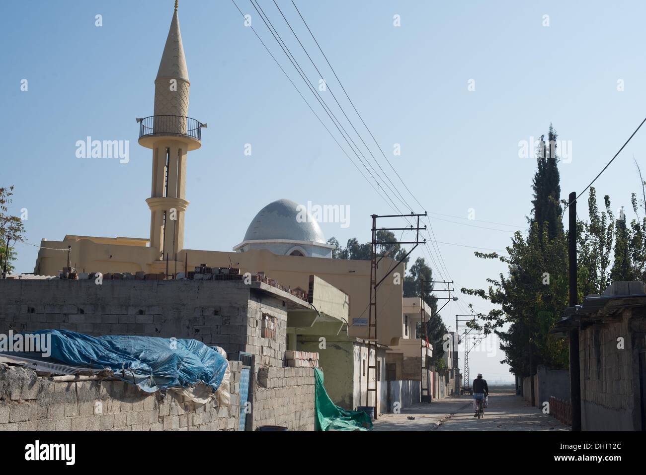Syrian village mosque hi-res stock photography and images - Alamy