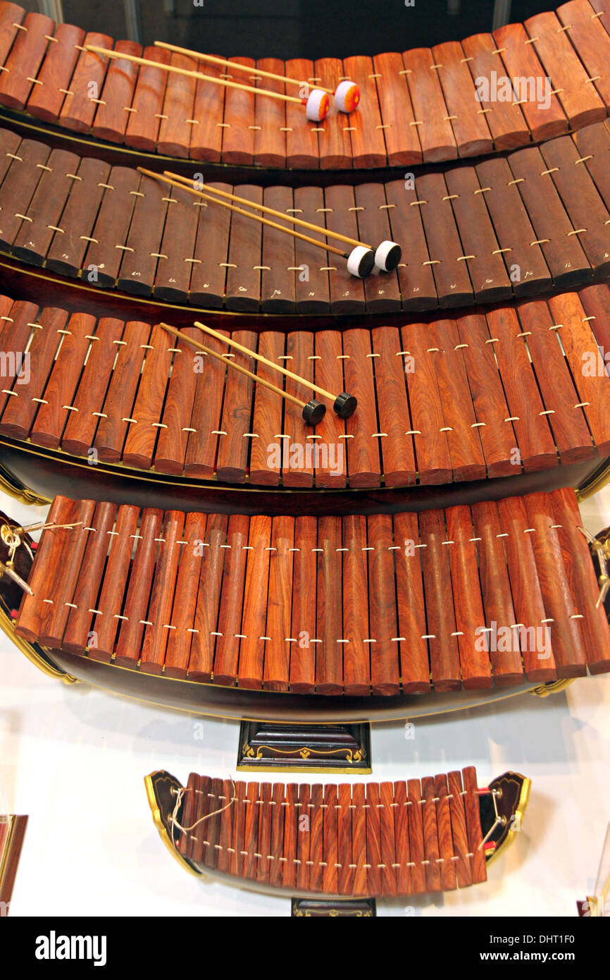 Xylophone musical instrument hi-res stock photography and images - Alamy