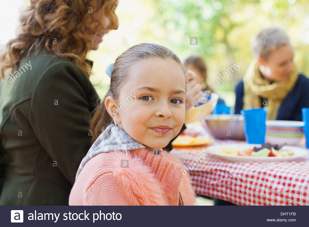 Family time table hi-res stock photography and images - Alamy