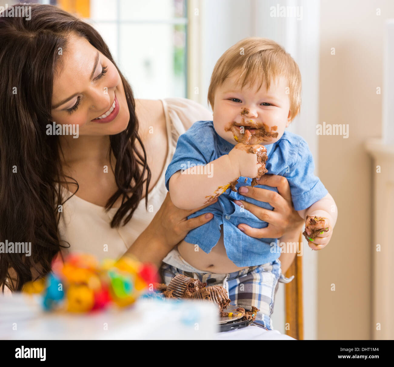 Cute baby girl birthday cake face home baby hi-res stock photography ...