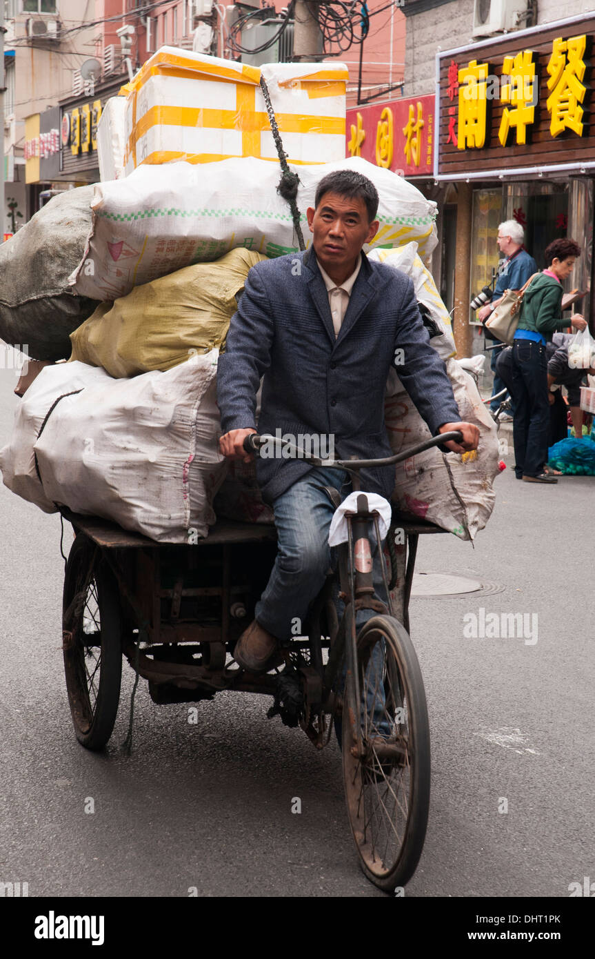 Man with goods hi-res stock photography and images - Alamy