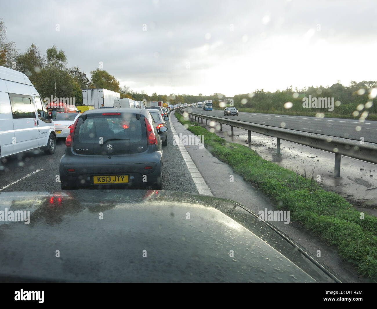 Stationary traffic on a motorway Stock Photo - Alamy